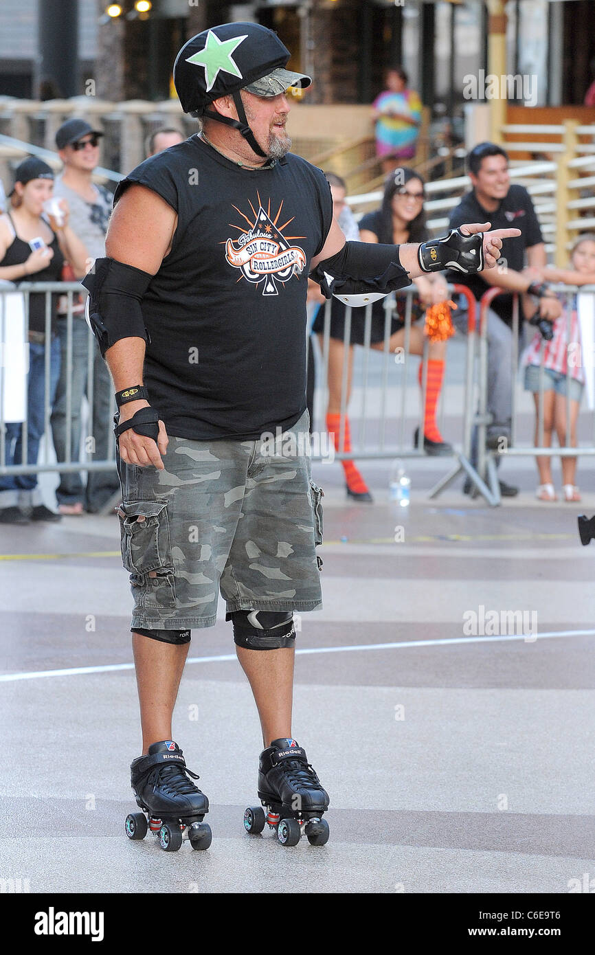 Daniel whitney larry cable guy hi-res stock photography and images - Alamy