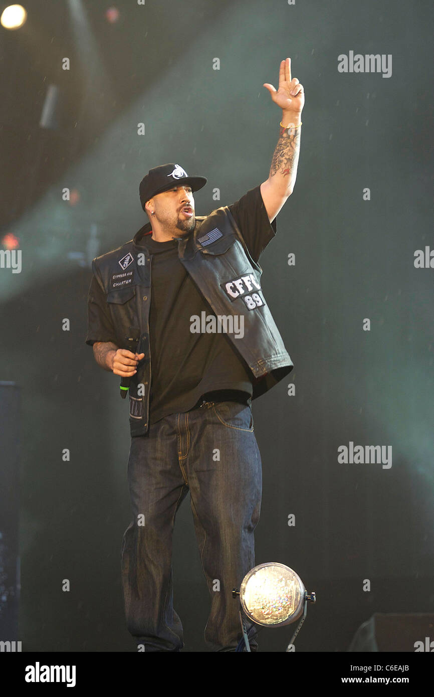 B-Real Cypress Hill performing live in concert during the Rock in Rio ...