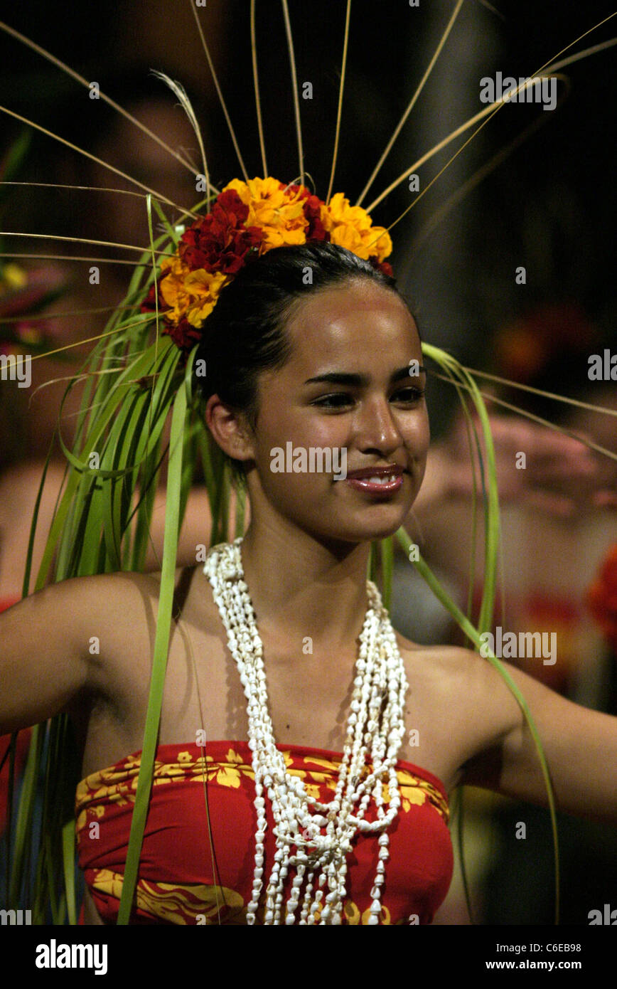 Easter island rapa nui dancer hi-res stock photography and images - Alamy