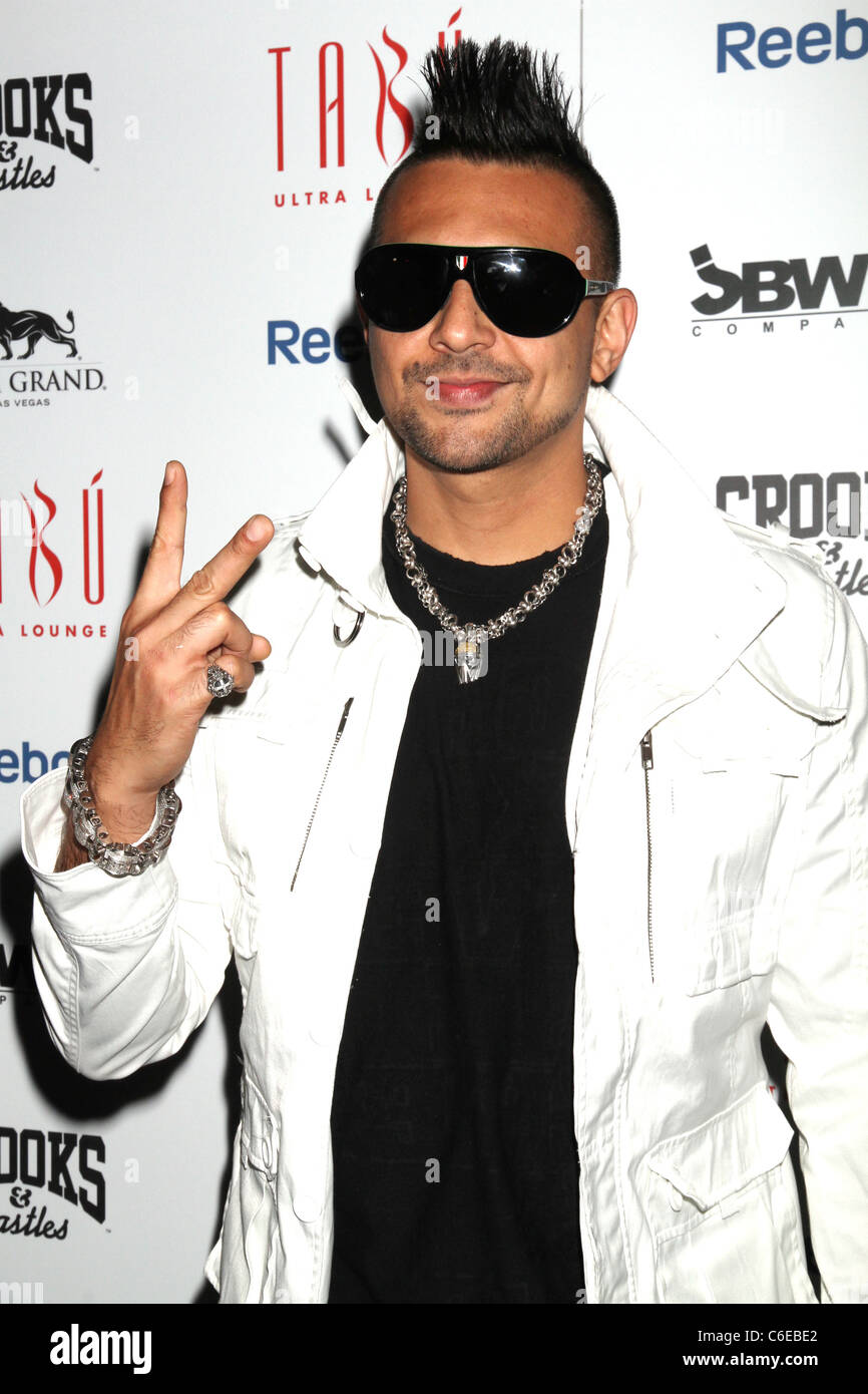 Sean Paul The world famous dance crew Jabbawockeez present Mus.I.C. at ...