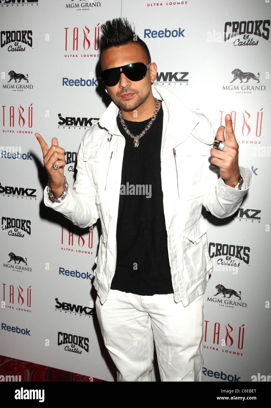 Sean Paul The world famous dance crew Jabbawockeez present Mus.I.C. at ...
