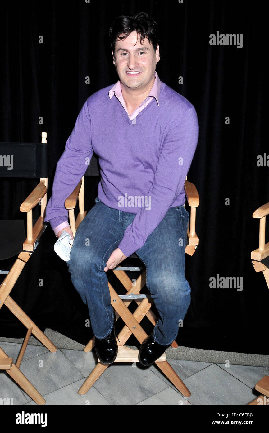 Rob Shuter Macy's 'Step Up To The Mic And Sing For Your Tony Tickets ...