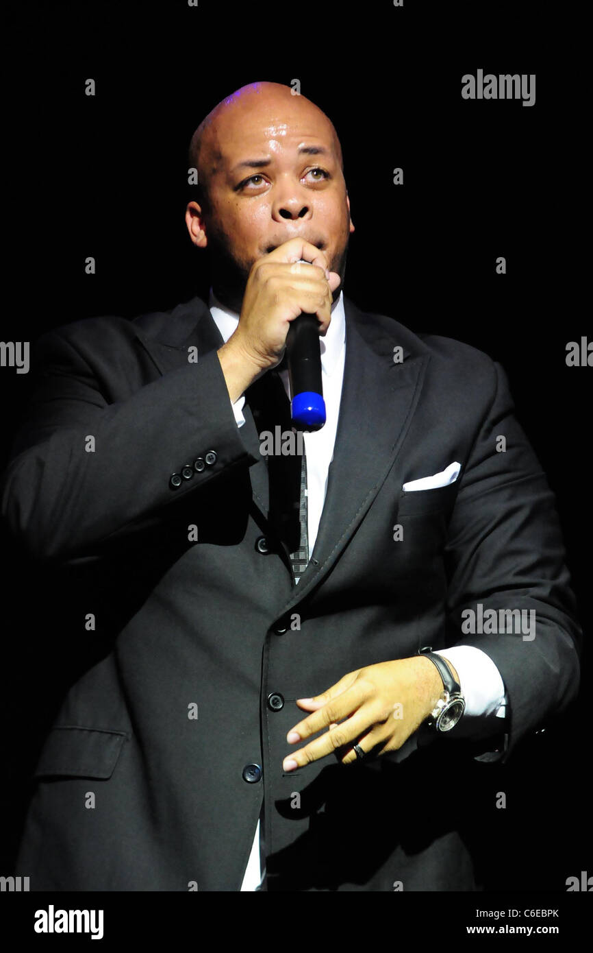 James Fortune performs during the All Star Mothers Day Celebration at ...