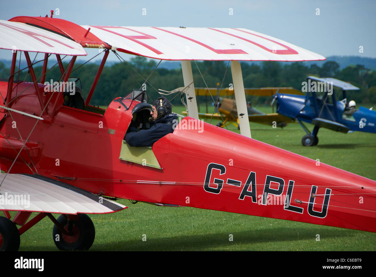 Dh82a tiger moth cockpit hi-res stock photography and images - Alamy