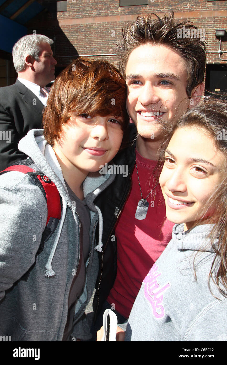 Latest 'American Idol' outcast Aaron Kelly outside the Ed Sullivan ...