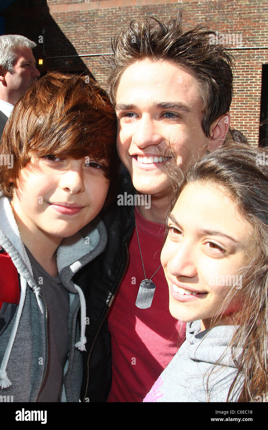 Latest 'American Idol' outcast Aaron Kelly outside the Ed Sullivan ...