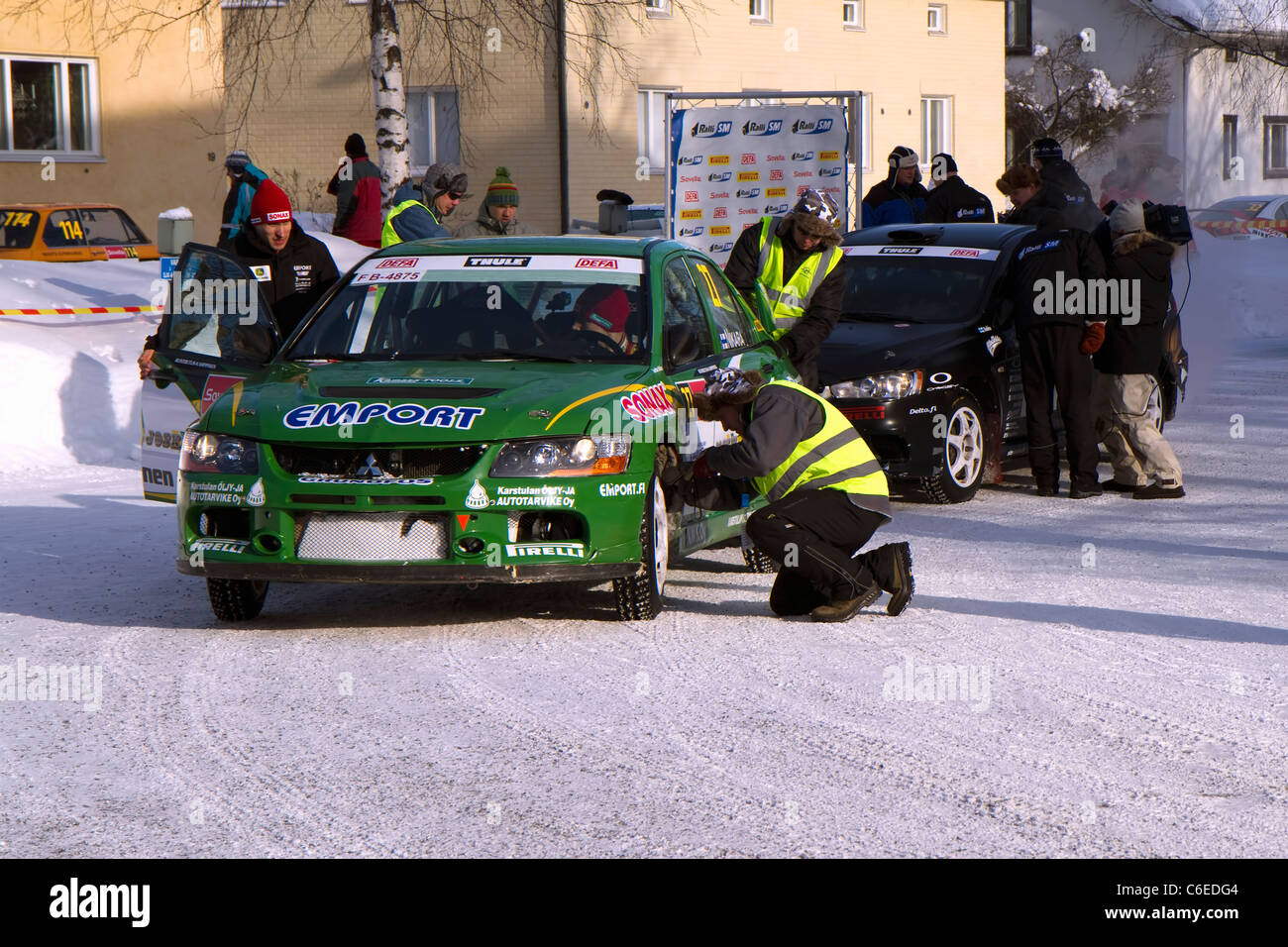 Rally car in snow hi-res stock photography and images - Alamy