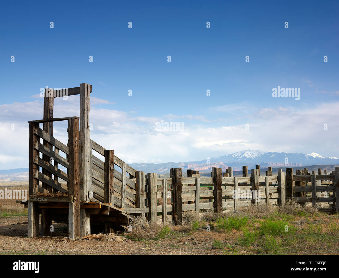 Cattle ranch usa fence hi-res stock photography and images - Alamy