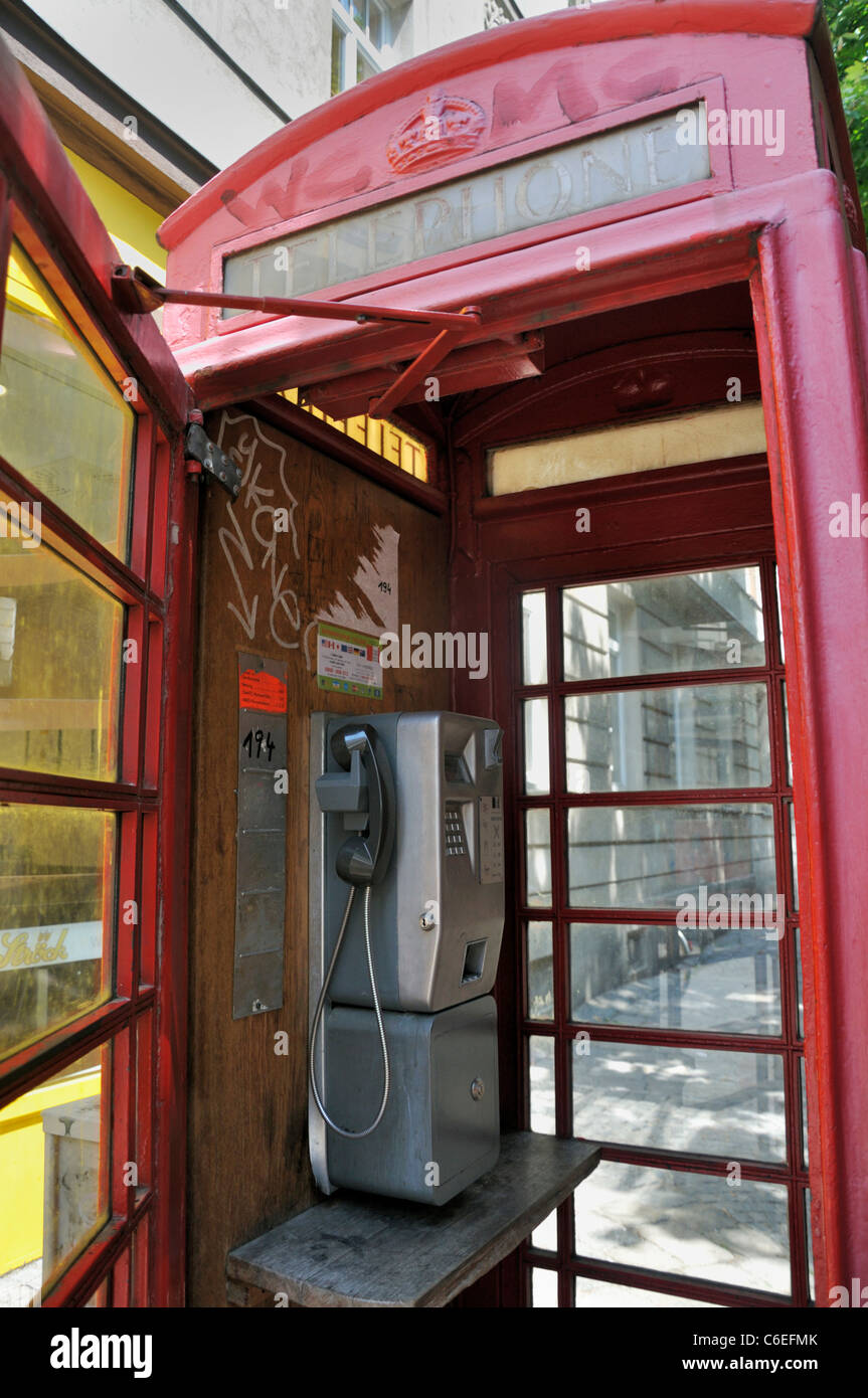 Telephone Booth in Vienna, Austria, Europe Stock Photo - Alamy