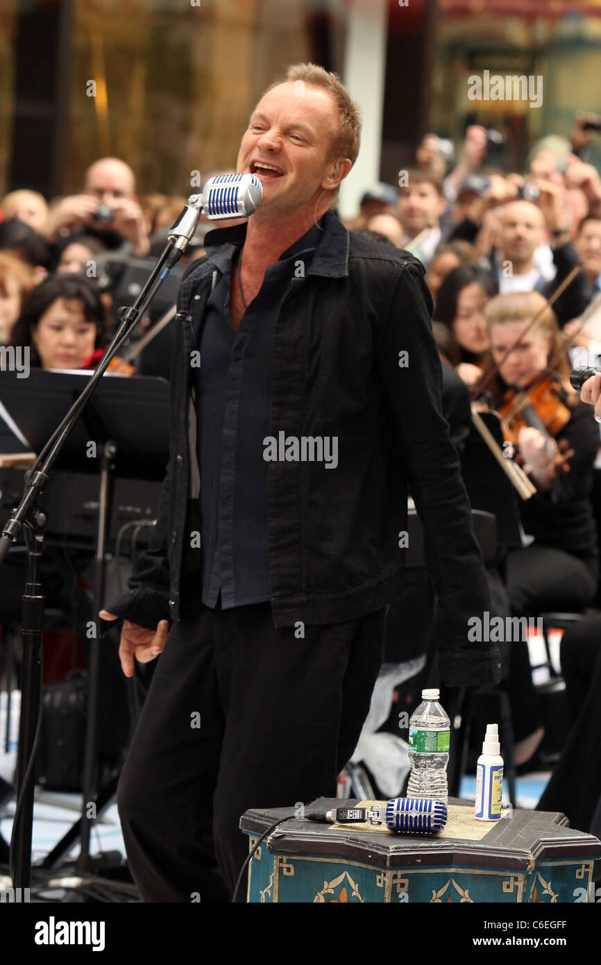 Sting aka gordon sumner performing hi-res stock photography and images ...