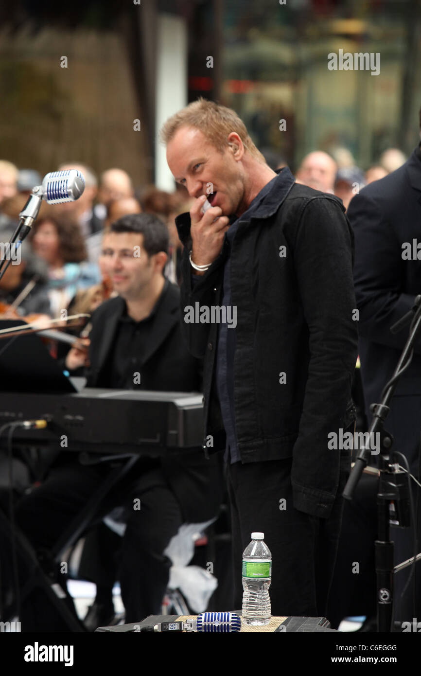 Sting aka gordon sumner performing hi-res stock photography and images ...