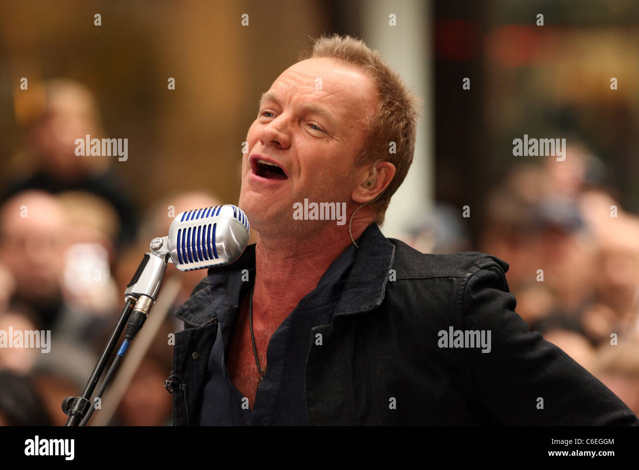 Sting aka gordon sumner performing hi-res stock photography and images ...