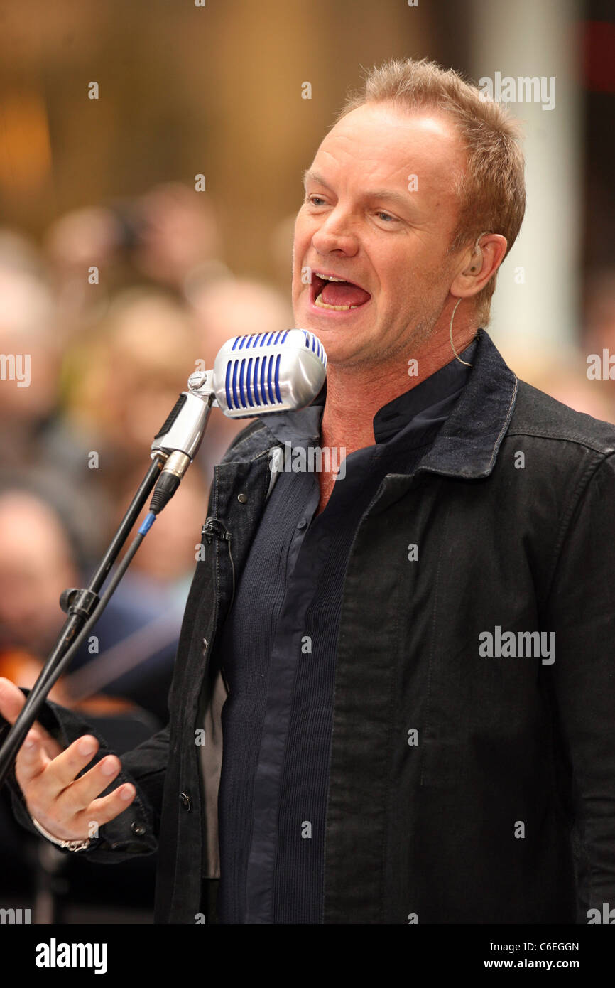 Sting aka gordon sumner performing hi-res stock photography and images ...