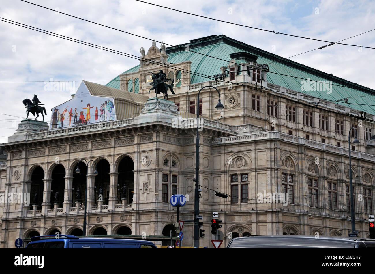 Exterior vienna state opera house hi-res stock photography and images ...