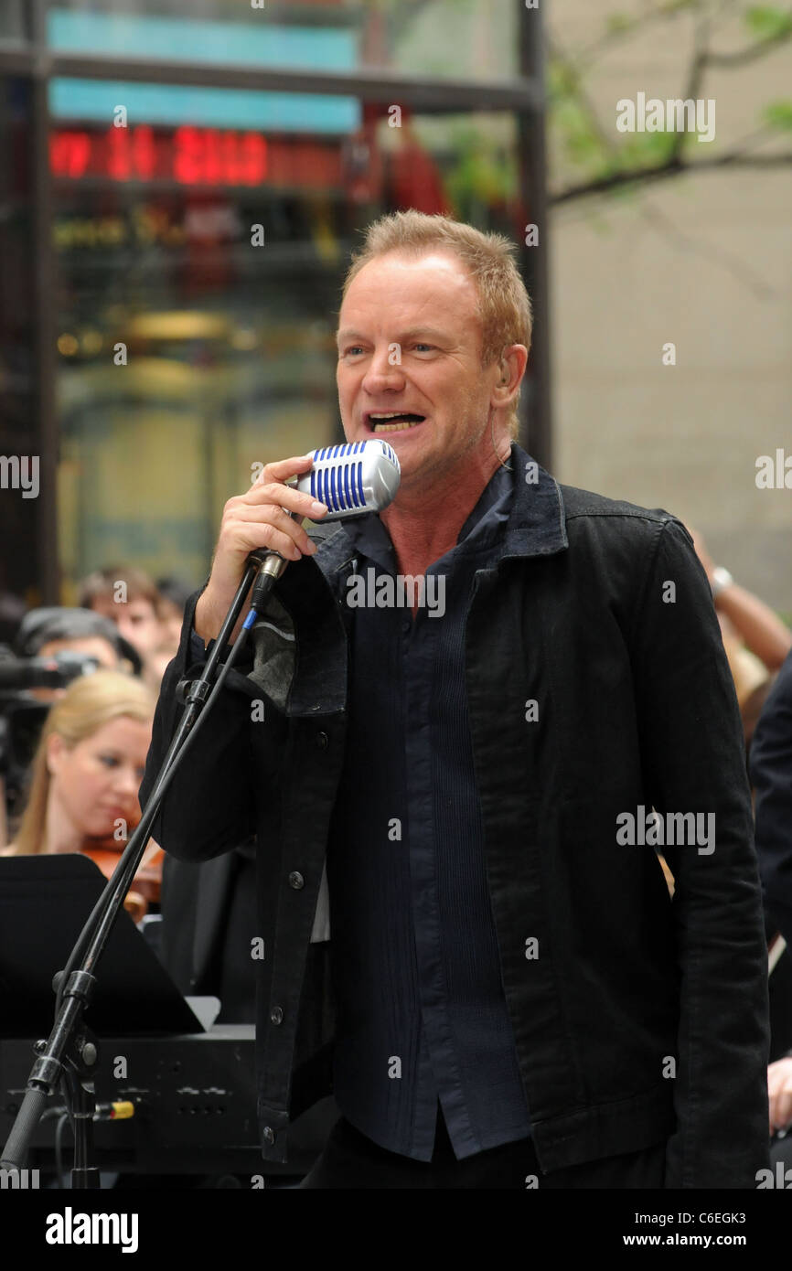 Sting aka gordon sumner performing hi-res stock photography and images ...