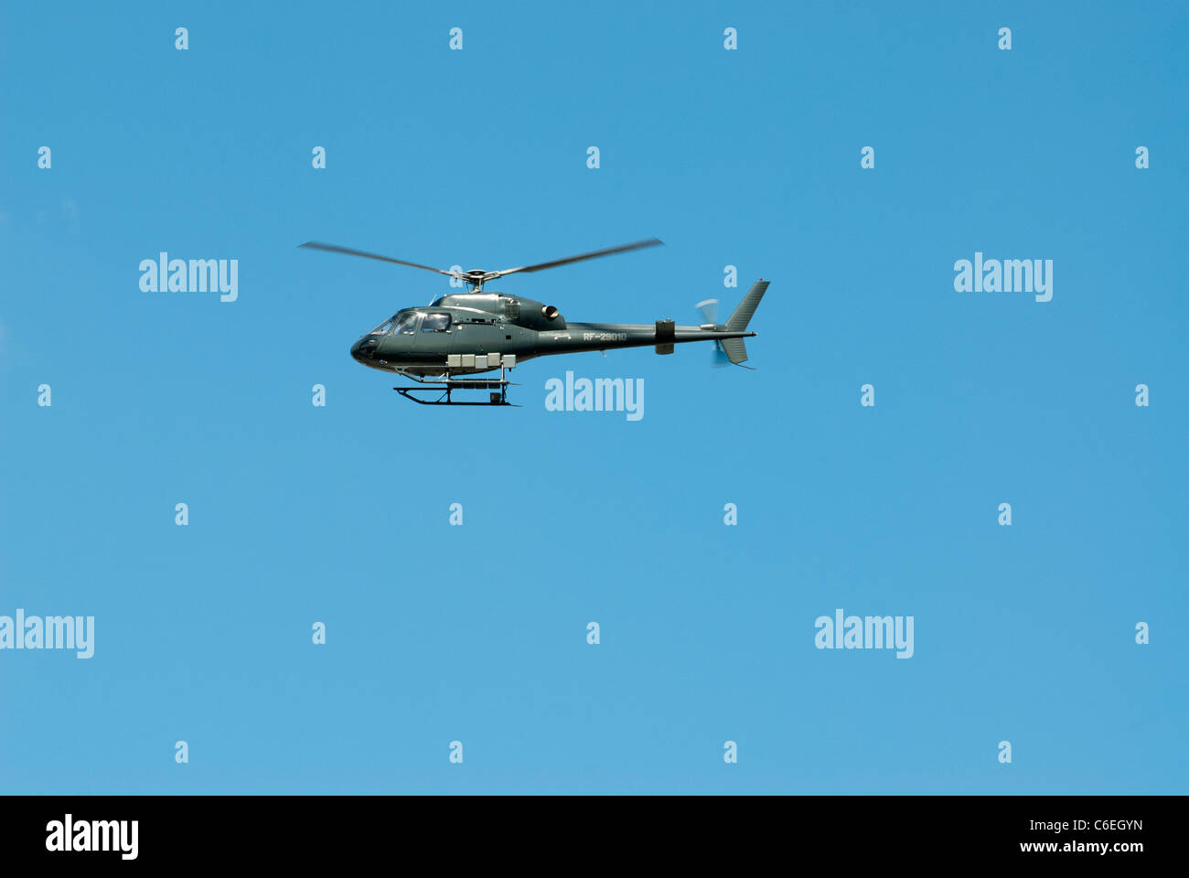 Helicopter with people hi-res stock photography and images - Alamy