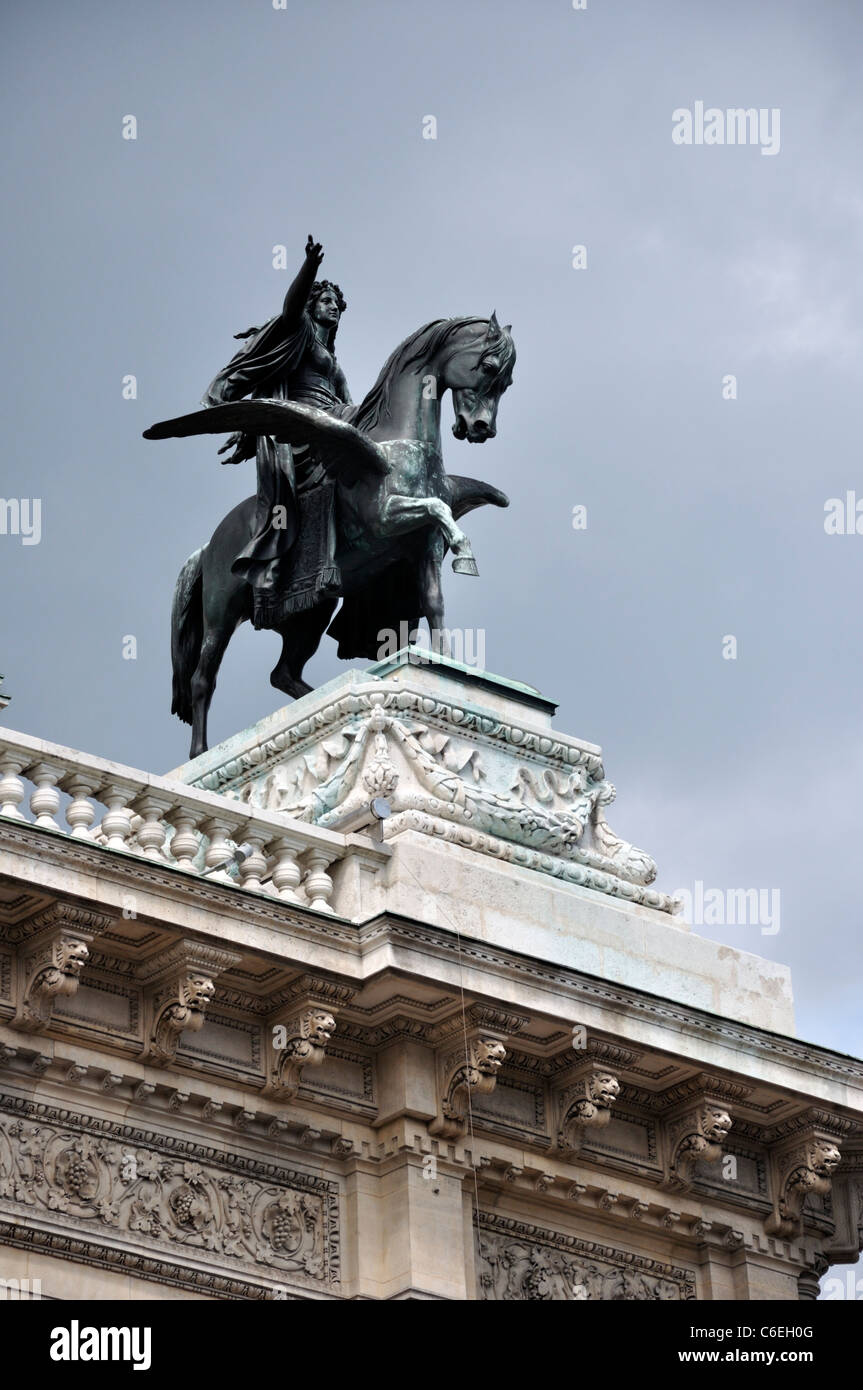 Riders statue hi-res stock photography and images - Alamy