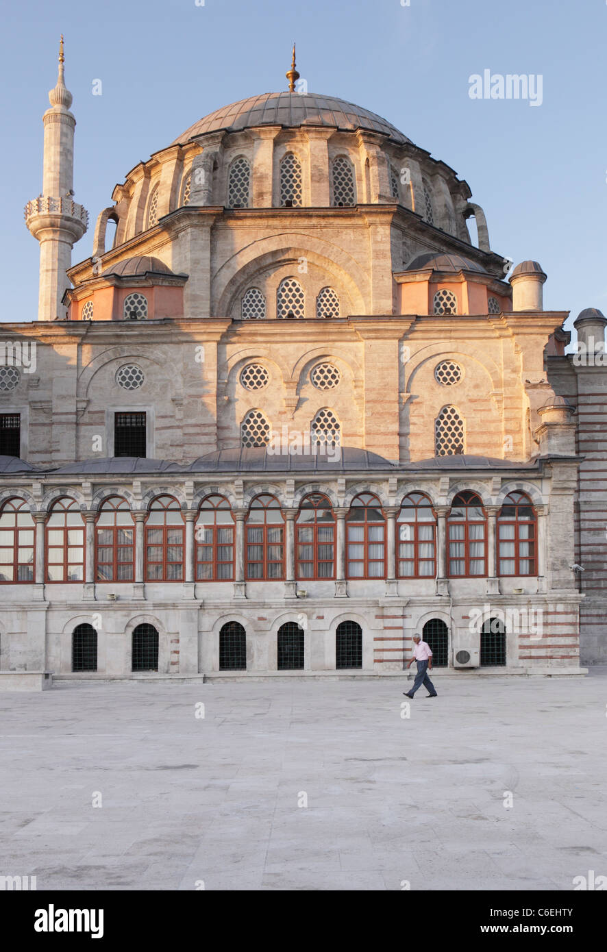 Laleli mosque in Istanbul, Turkey Stock Photo - Alamy