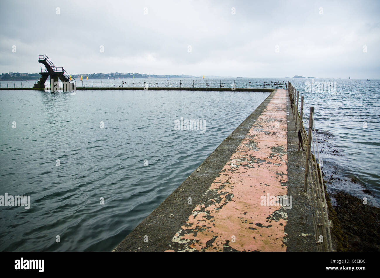 Pool of sea water of Saint-Malo in Brittany (France Stock Photo - Alamy