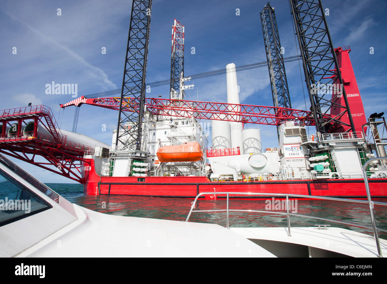 A crew transfer on the Walney offshore wind farm Stock Photo - Alamy