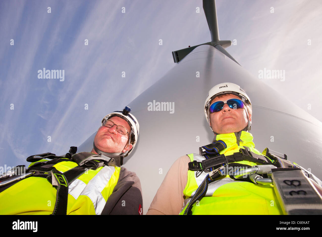 Offshore worker ppe hi-res stock photography and images - Alamy