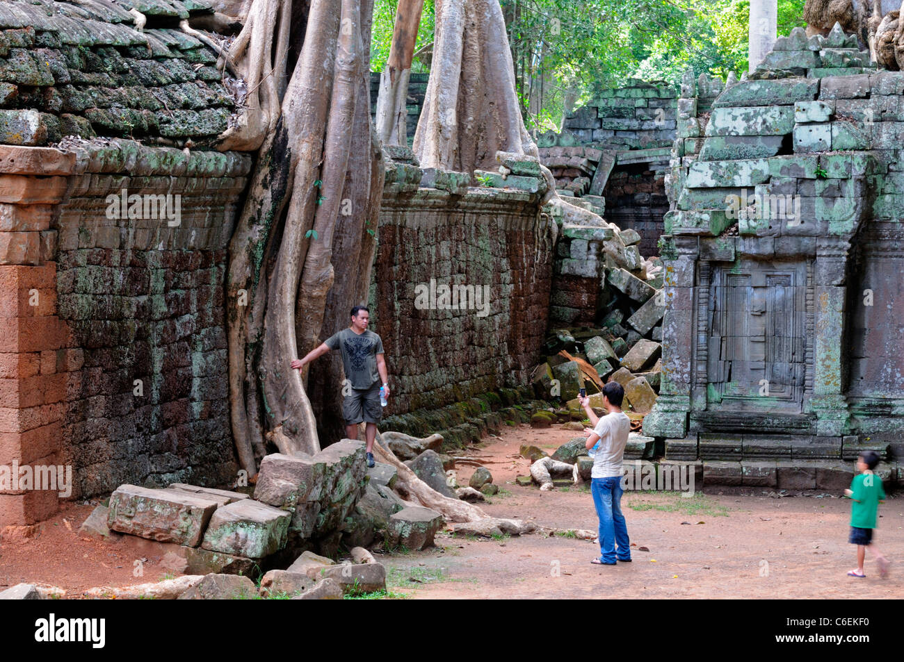 Ta Phrom Mahayana Buddhist monastery and university temple complex ...