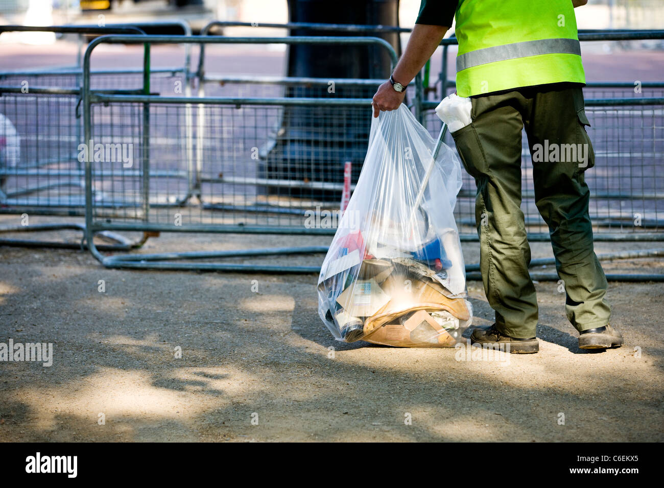 Man rubbish bin uk hi-res stock photography and images - Alamy