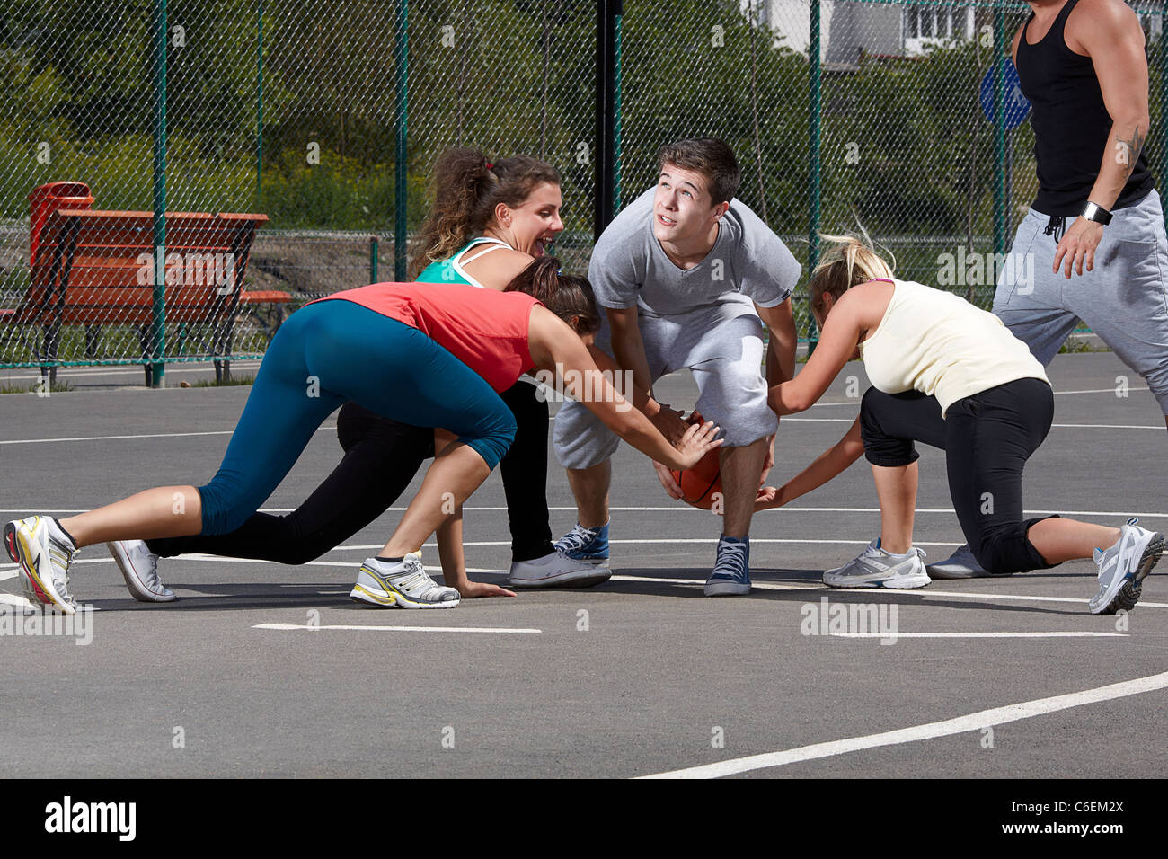 Basketball in the park hi-res stock photography and images - Alamy