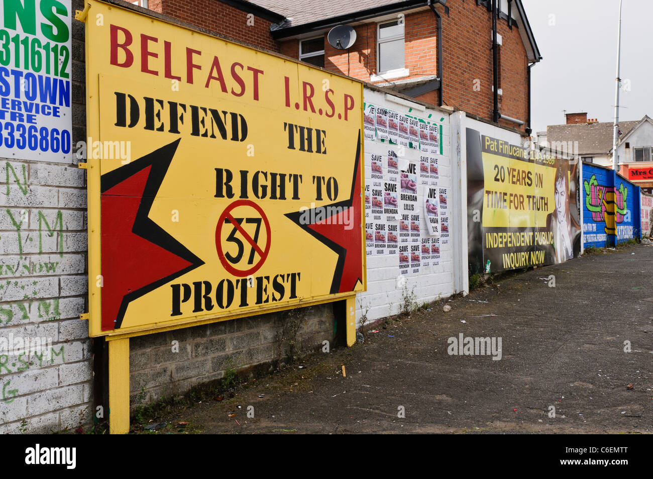 Political murals in West Belfast Stock Photo - Alamy