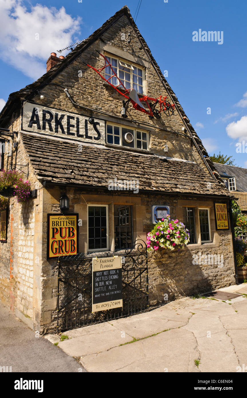 Arkell's traditional English Pub, Fairford, England Stock Photo - Alamy