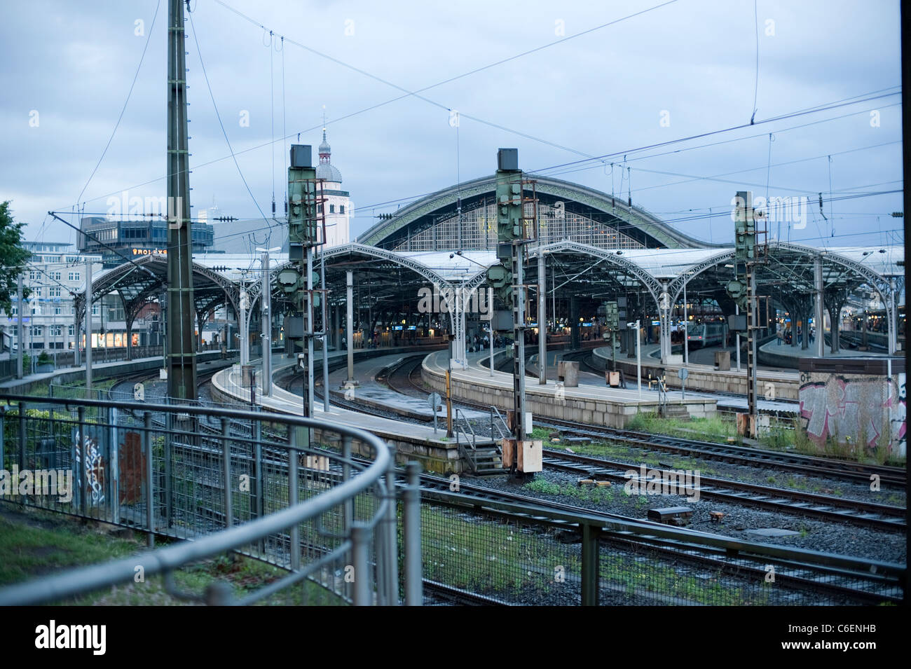Cologne germany train station hi-res stock photography and images - Alamy
