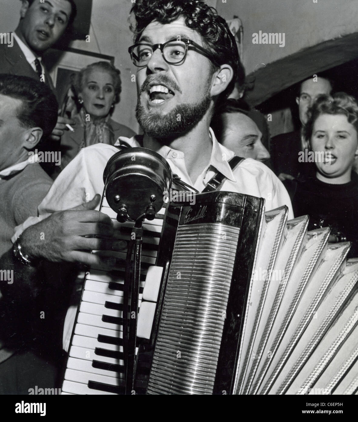 ROLF HARRIS Australian musician, painter and TV personality at the Down ...