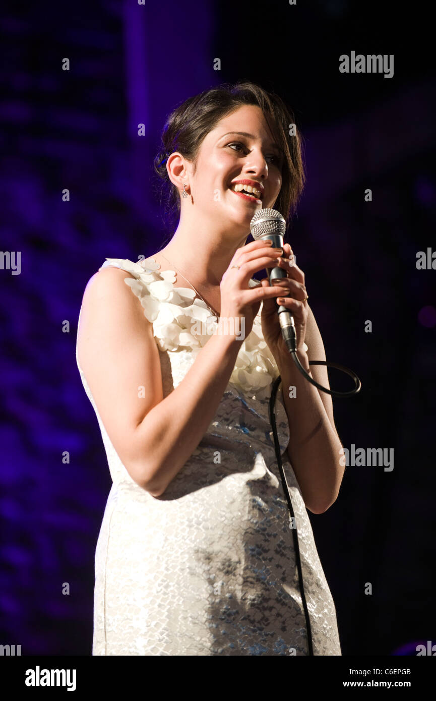 Singer vocalist group hi-res stock photography and images - Alamy