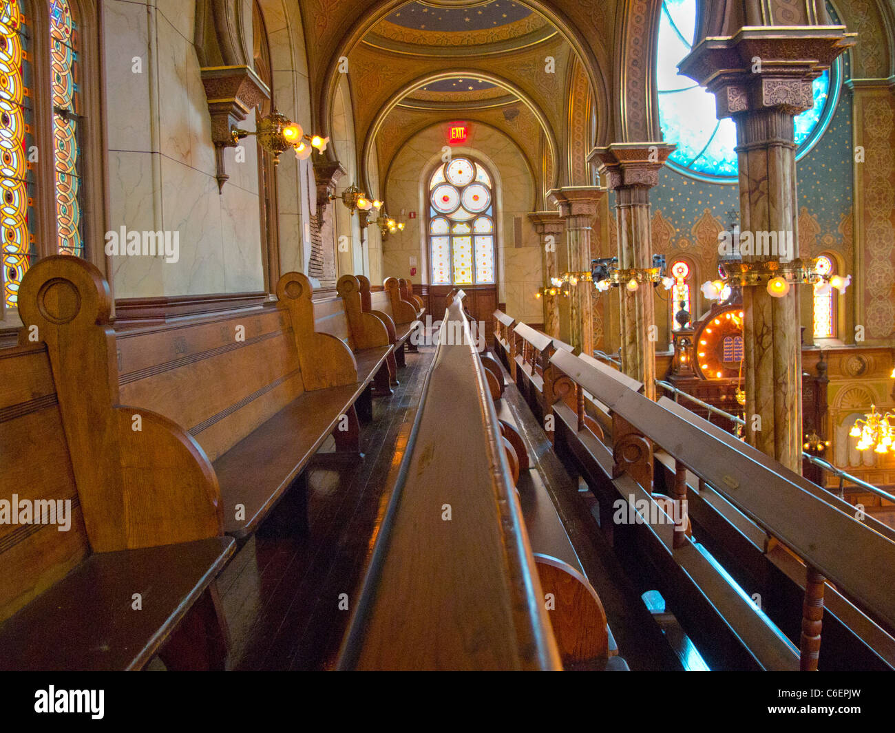 Eldridge Street Synagogue in the Lower East Side Stock Photo - Alamy