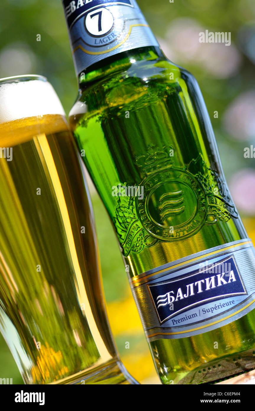 Glass and Bottle of Russian Beer / Lager, Baltika Stock Photo - Alamy