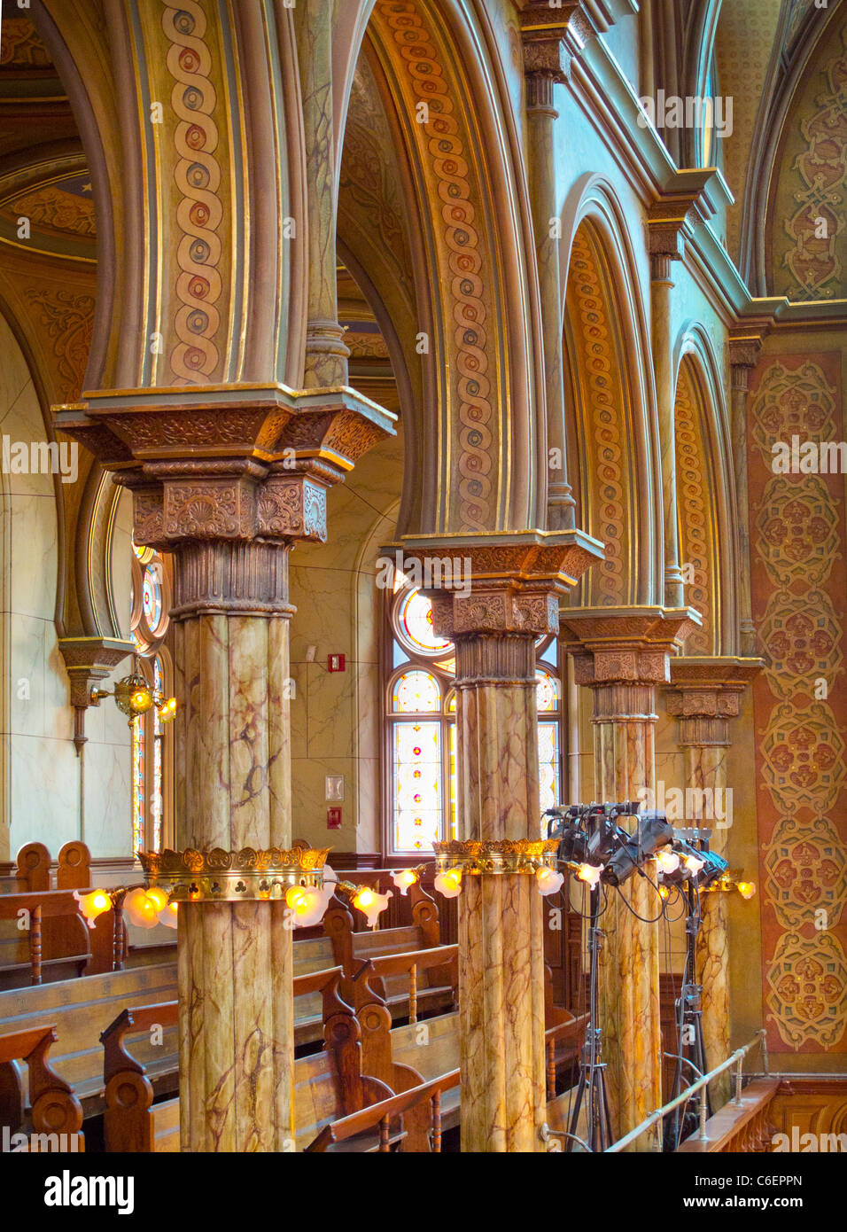 Jewish synagogue stain glass window hi-res stock photography and images ...
