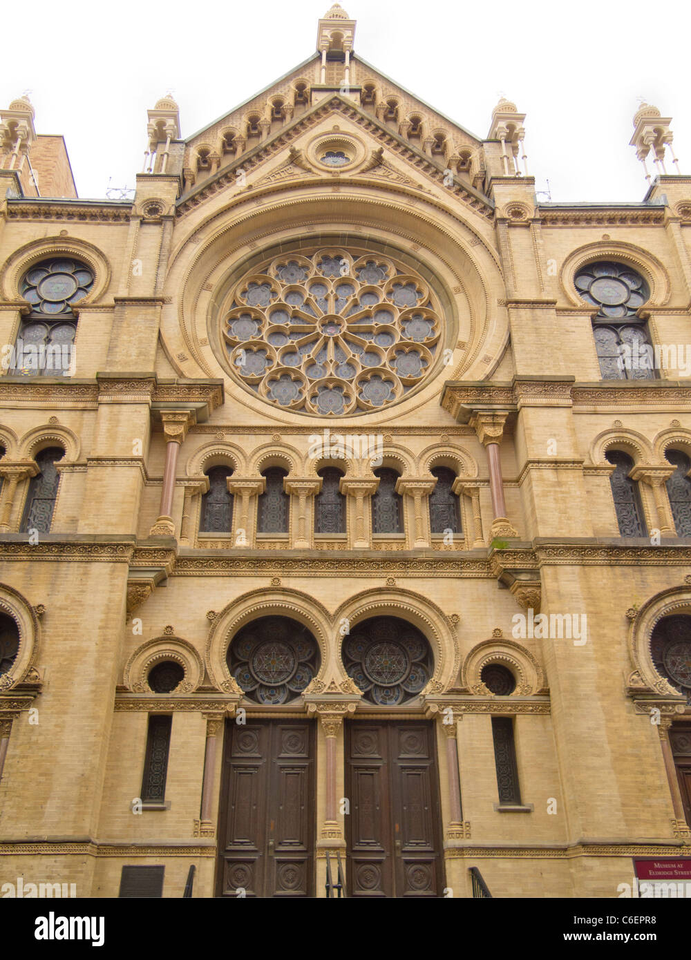 Eldridge Street Synagogue in the Lower East Side Stock Photo - Alamy
