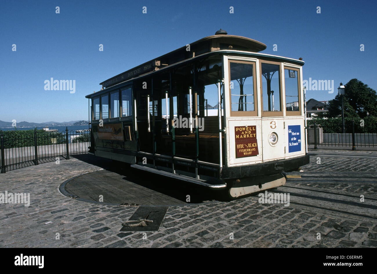 Hyde Street cable car turntable, San Francisco Stock Photo - Alamy