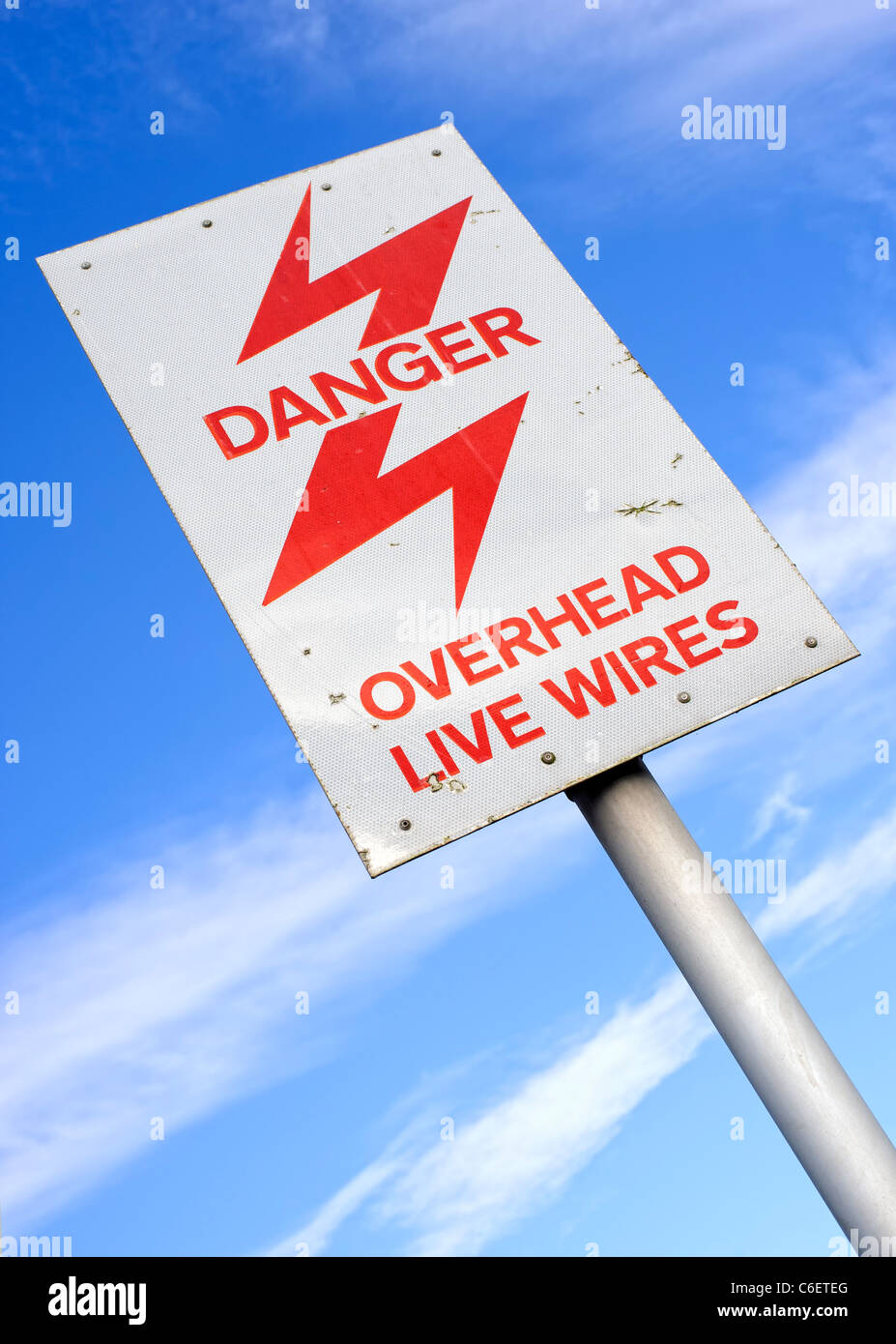Overhead cables warning sign hi-res stock photography and images - Alamy