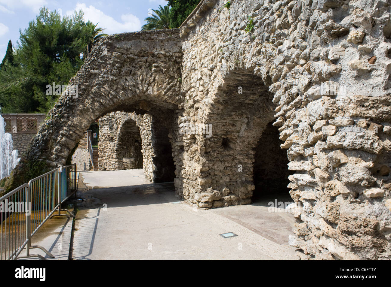 Italian garden grotto hi-res stock photography and images - Alamy