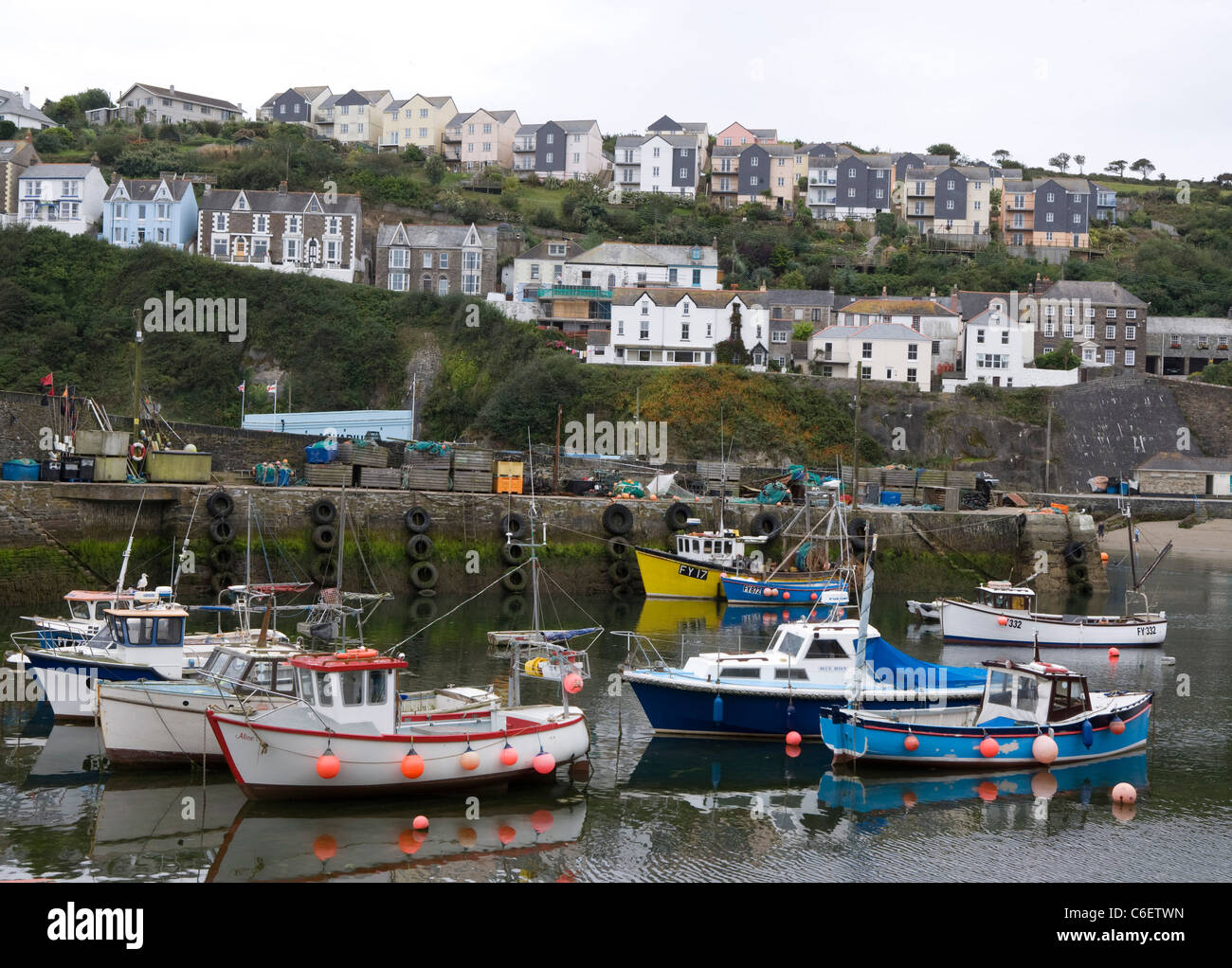 Traditional cornish town hi-res stock photography and images - Alamy