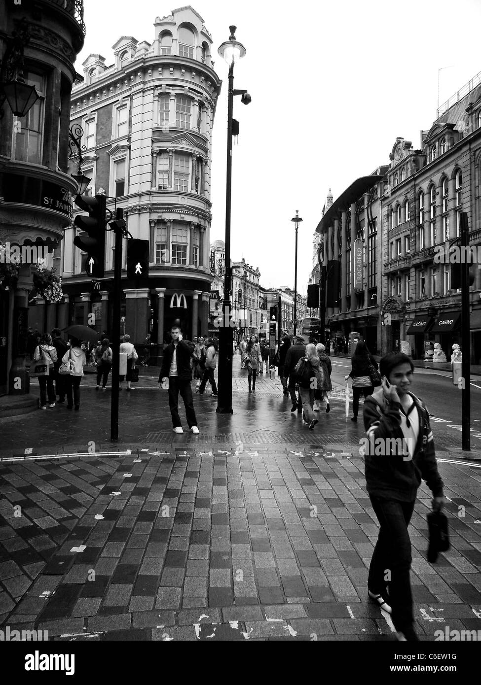 London street post box hi-res stock photography and images - Alamy