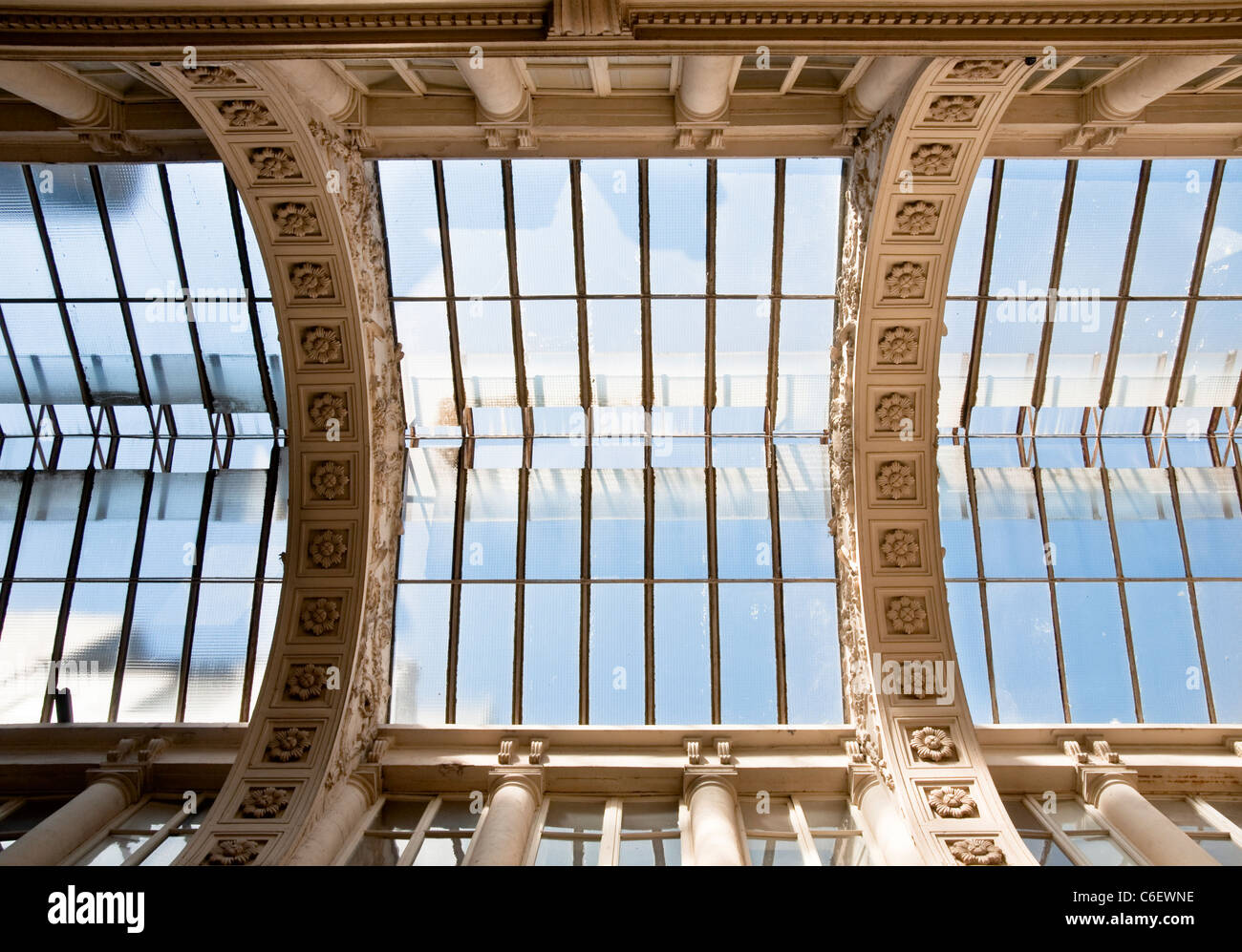 Glass ceiling hi-res stock photography and images - Alamy