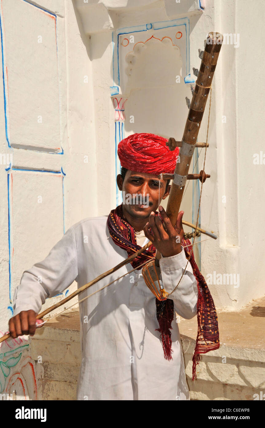 Stringed instrument hi-res stock photography and images - Alamy