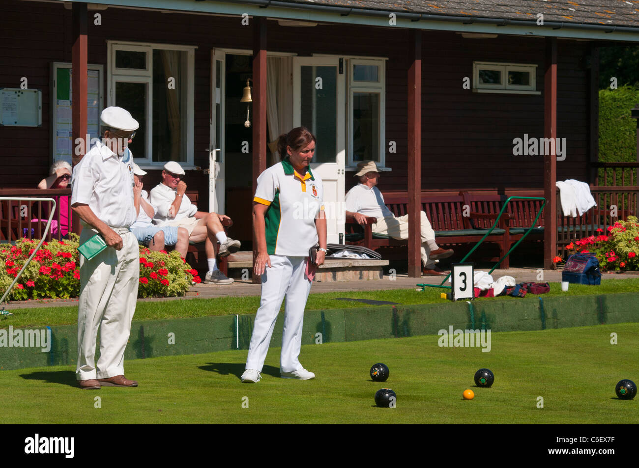 Female lawn bowls player hi-res stock photography and images - Alamy