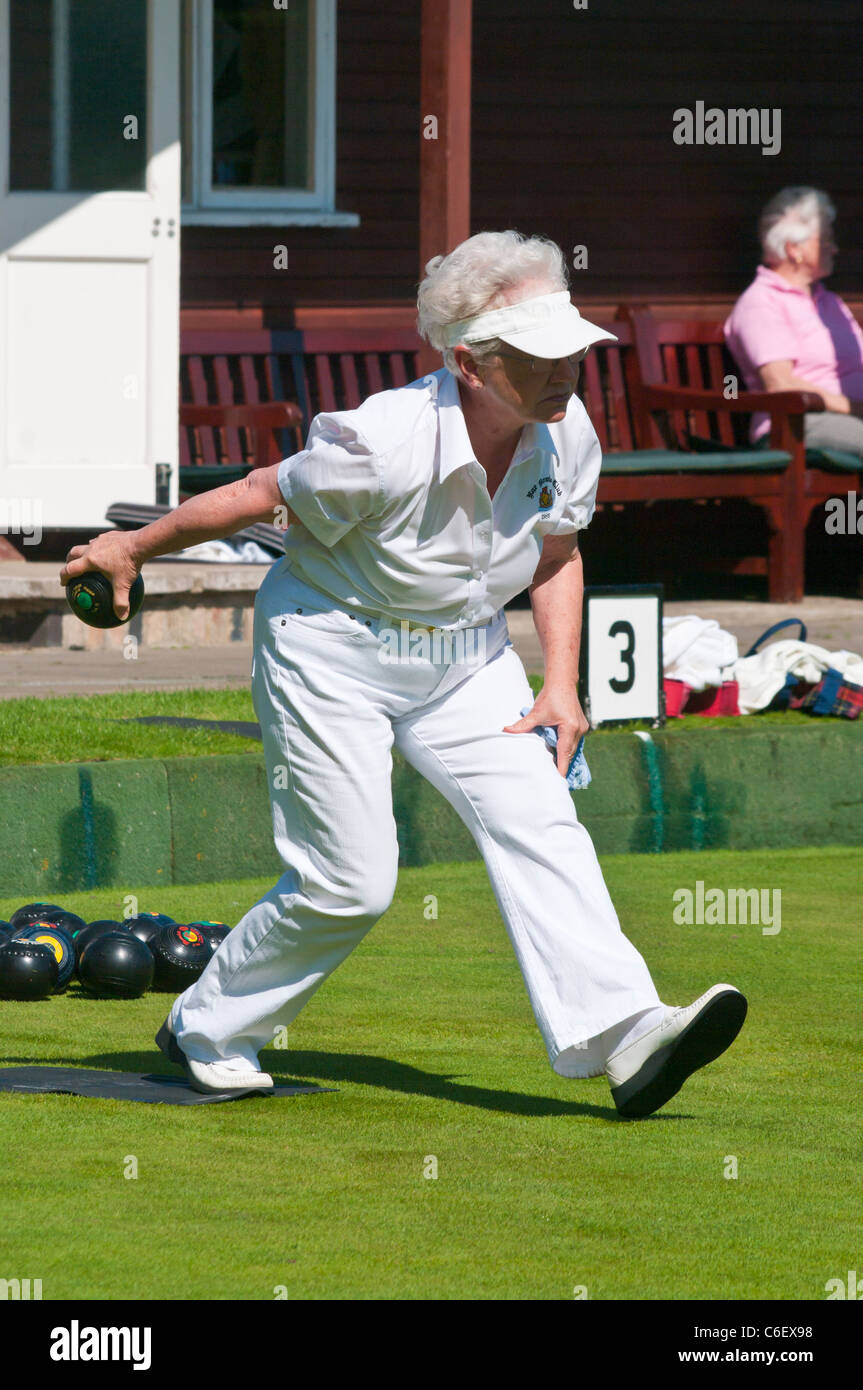 Bowls and pensioners hi-res stock photography and images - Alamy