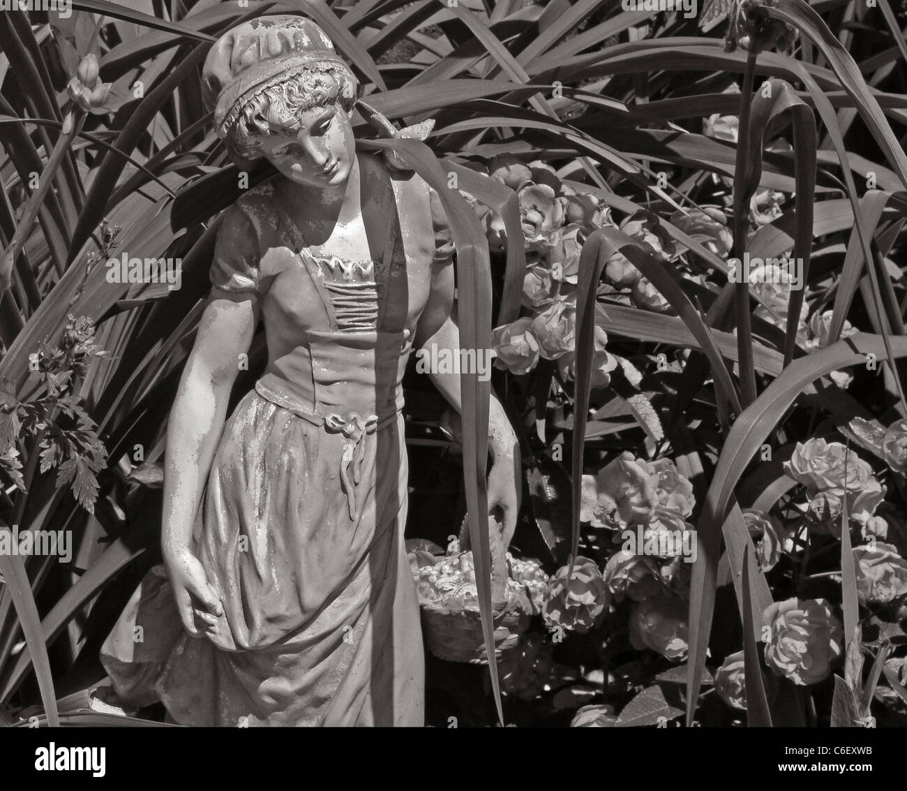 The maiden statue hi-res stock photography and images - Alamy