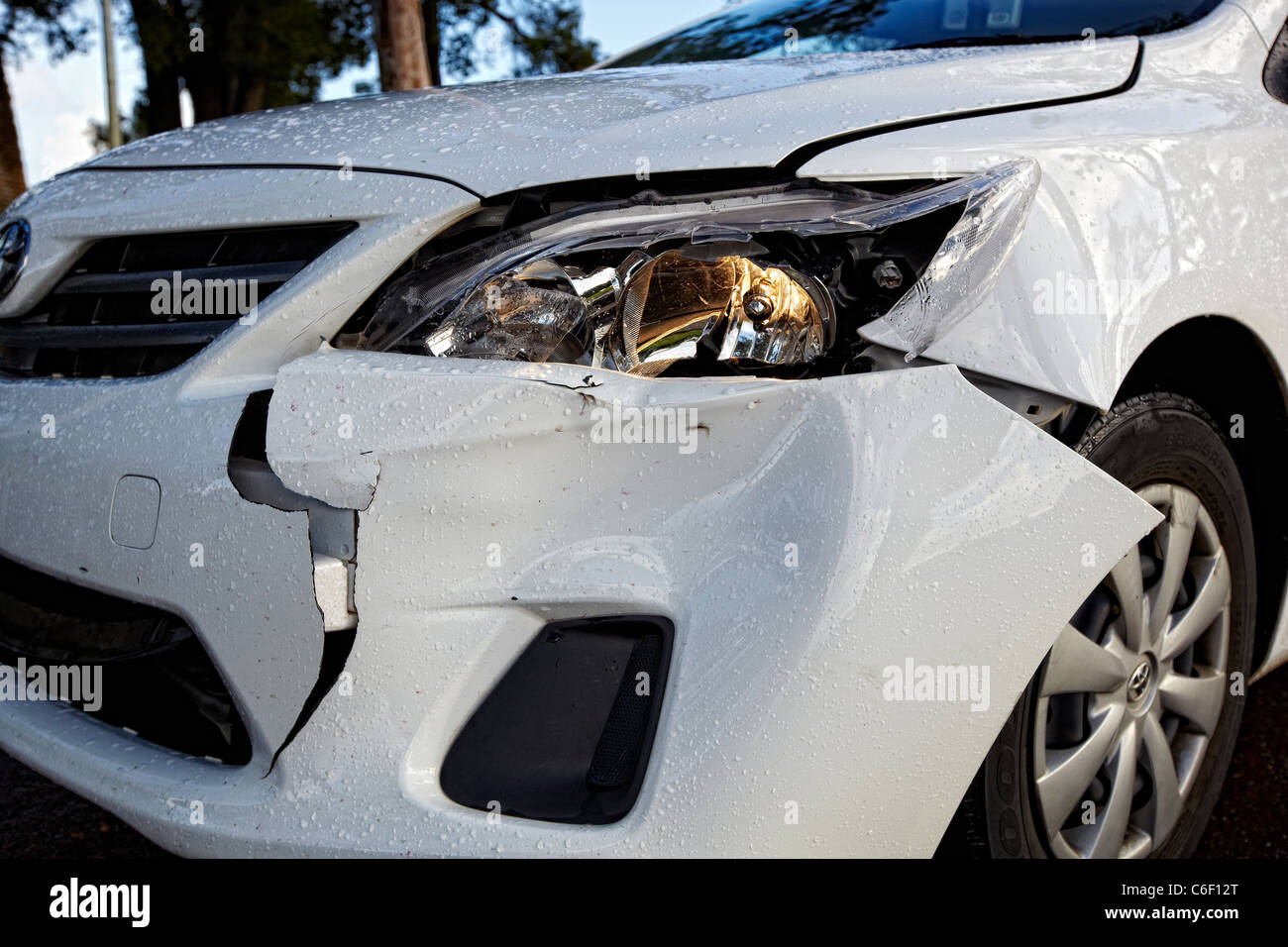 Crashed car hi-res stock photography and images - Alamy