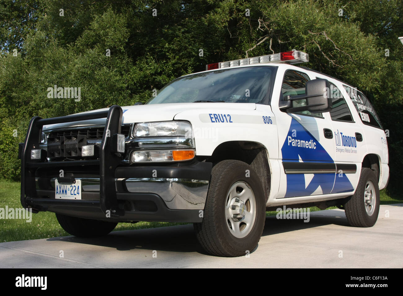 Paramedic vehicle hi-res stock photography and images - Alamy