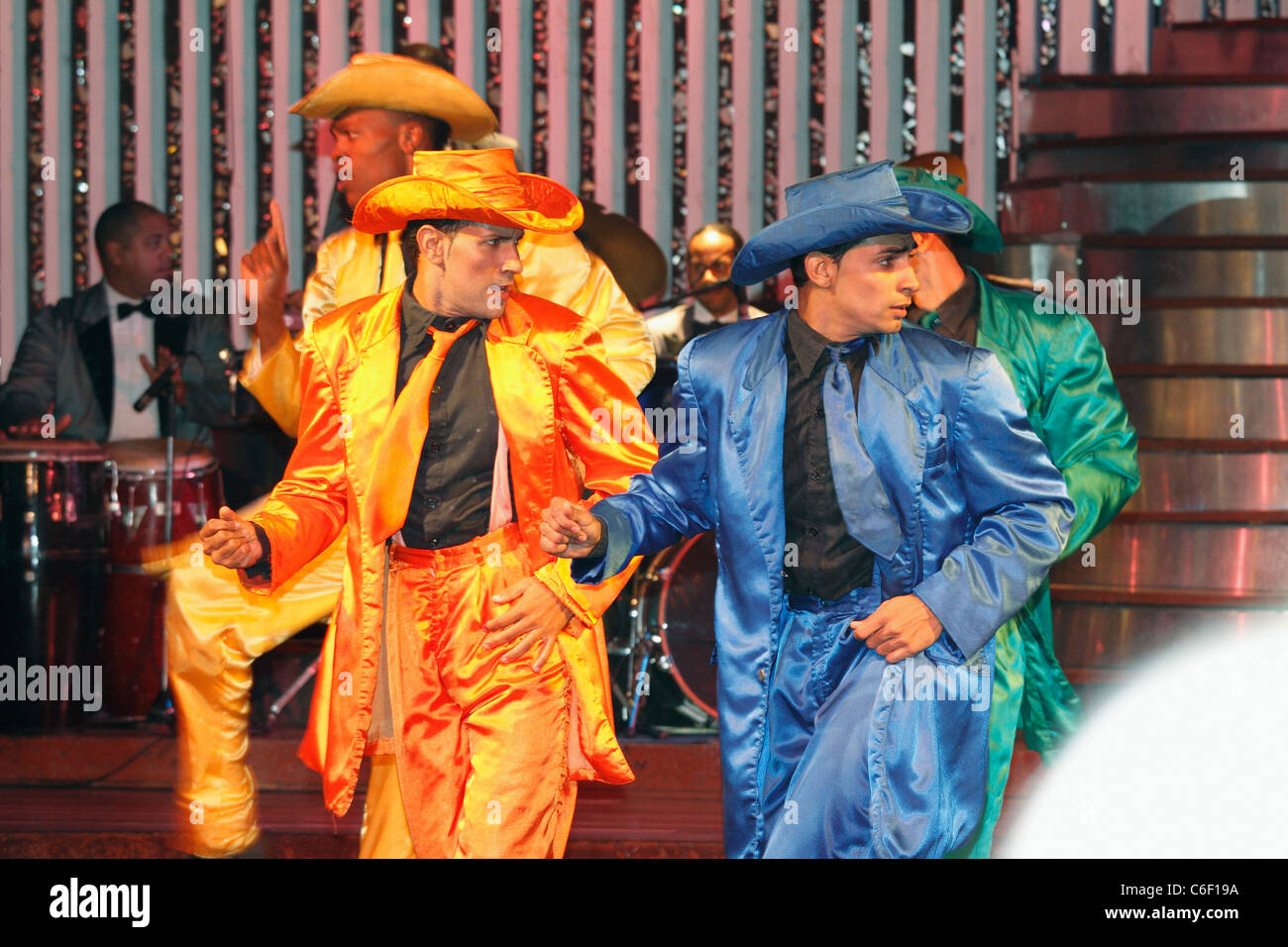 Cabaret dancers & singers performing on the stage. Cabaret Parisien ...